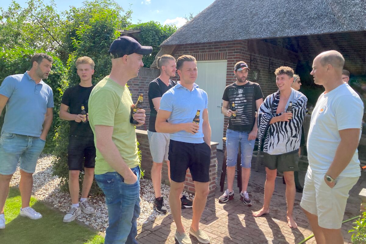 Werken bij Derks Bedrijfswagens - familie BBQ